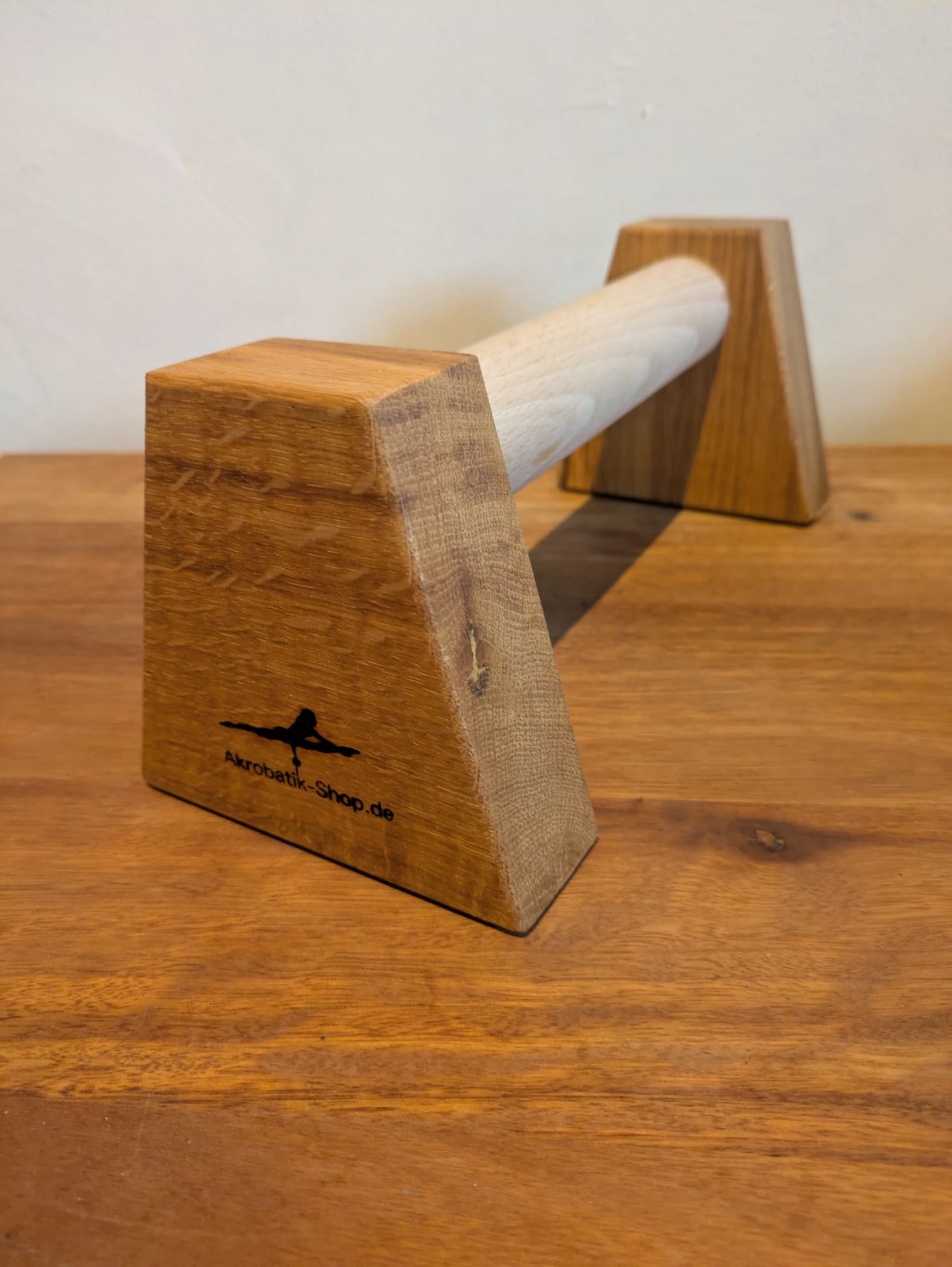 Oak parallettes – handcrafted, limited edition – Akrobatik Shop